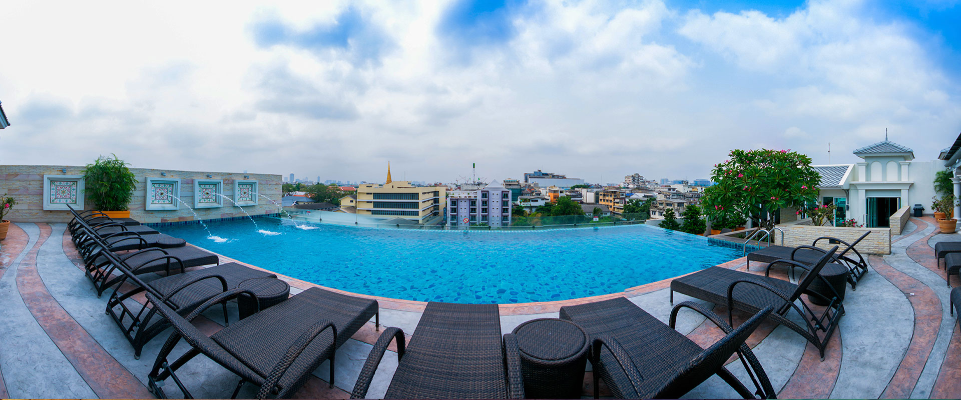 LUXURY RESORT ROMANTIC HOTEL IN KHAOSAN ROAD | CHILLAX RESORT